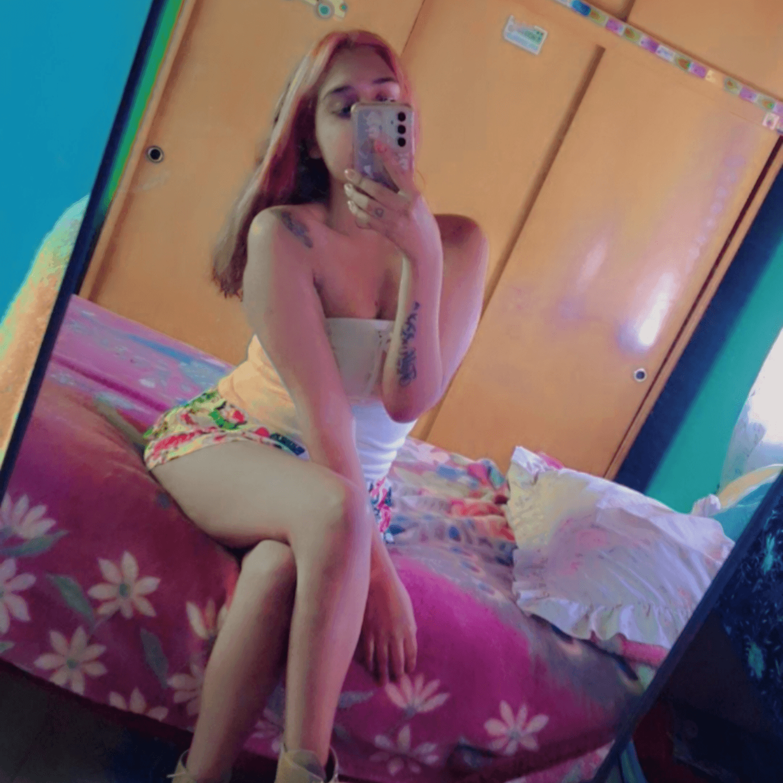 Cherry_bomb's profile - E-Pal