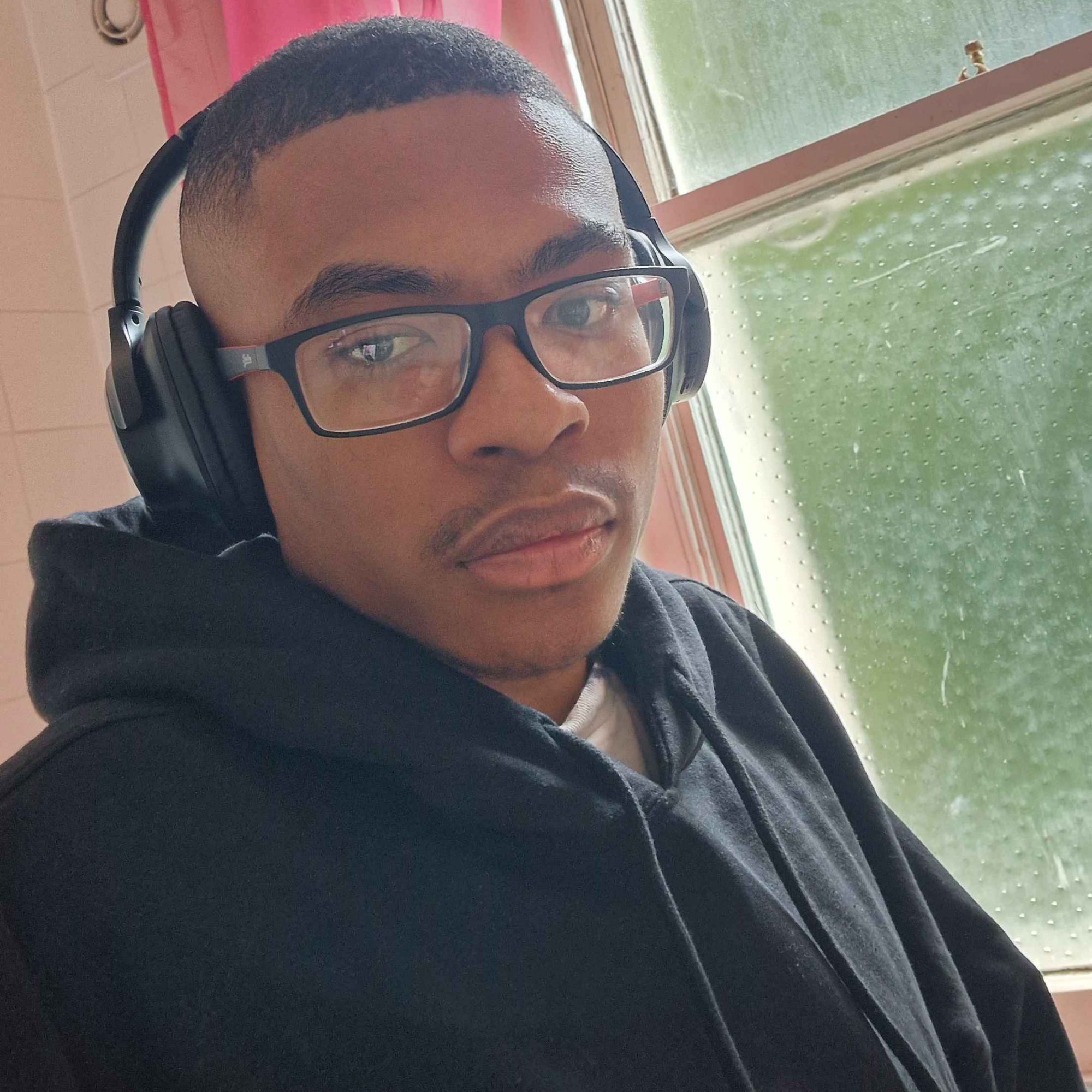 Kyng Apoc's profile - E-Pal