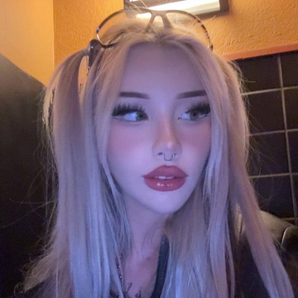 Violet :3's profile - E-Pal