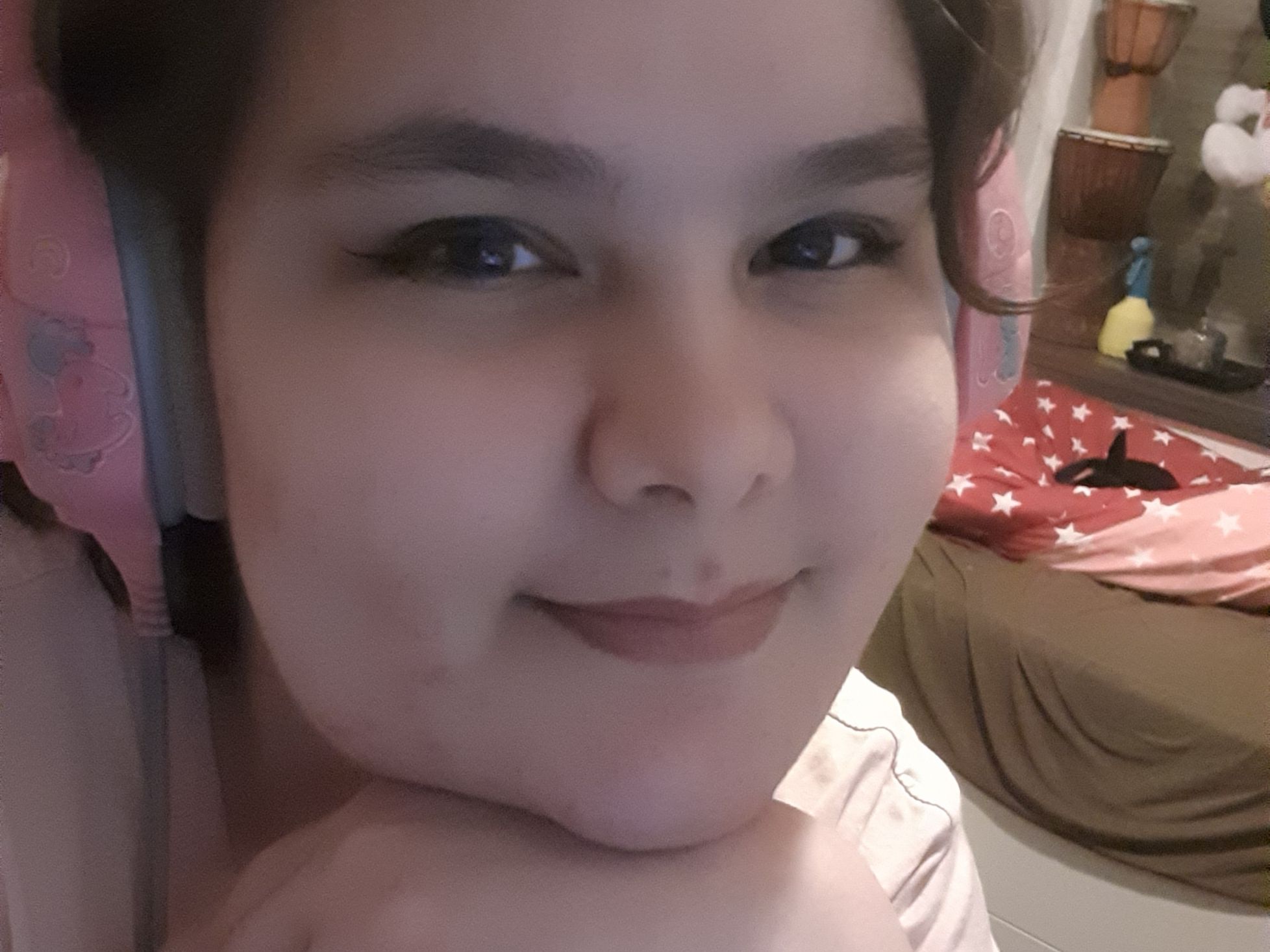 Lili's profile - E-Pal