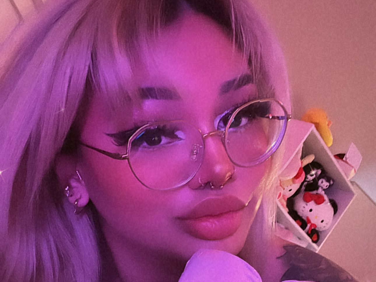 Queen's profile - E-Pal