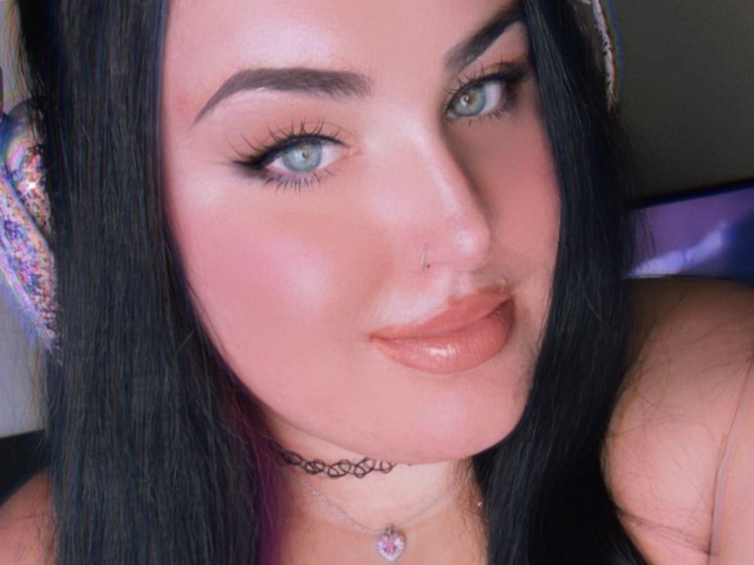 Meganfaux's profile - E-Pal