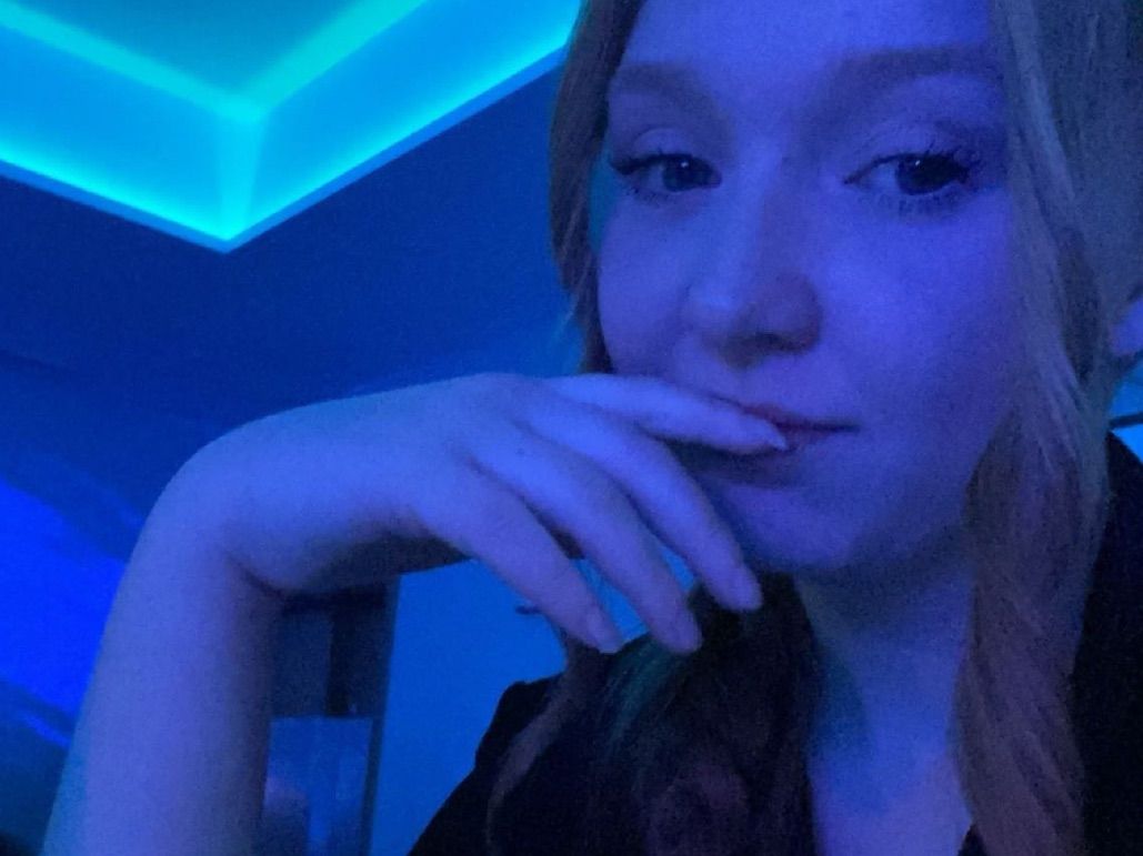 Redlinerbabyyy's profile - E-Pal