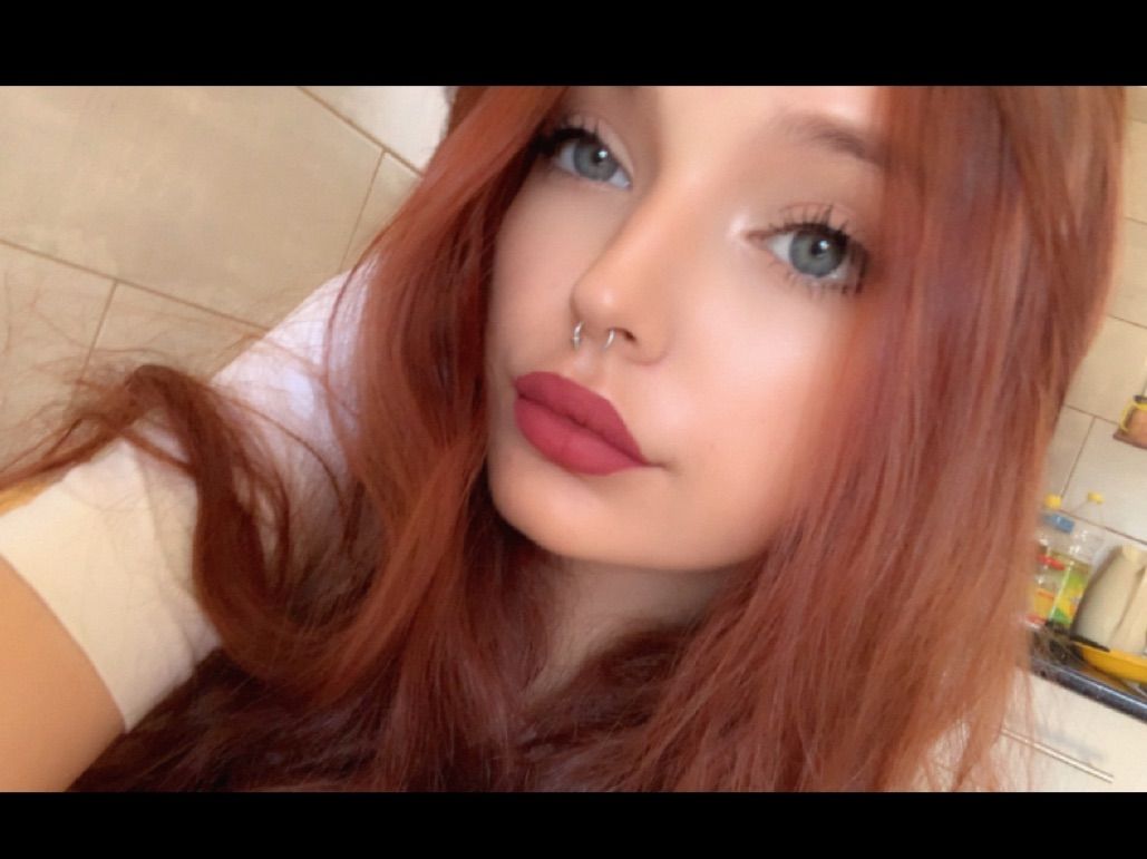 mina 🐝's profile - E-Pal