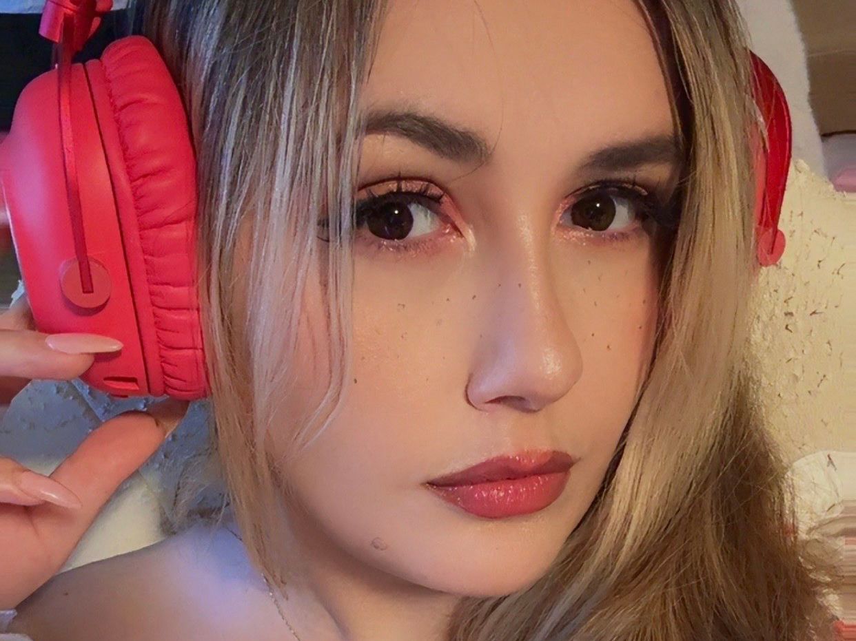 Elli 💜's profile - E-Pal